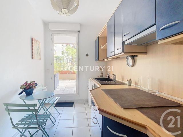 Appartement T3 à vendre - 3 pièces - 65 m2 - Aubagne - 13 - PROVENCE-ALPES-COTE-D-AZUR