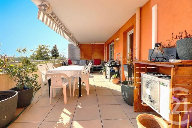 Appartement T3 à vendre - 3 pièces - 65,20 m2 - St Raphael - 83 - PROVENCE-ALPES-COTE-D-AZUR